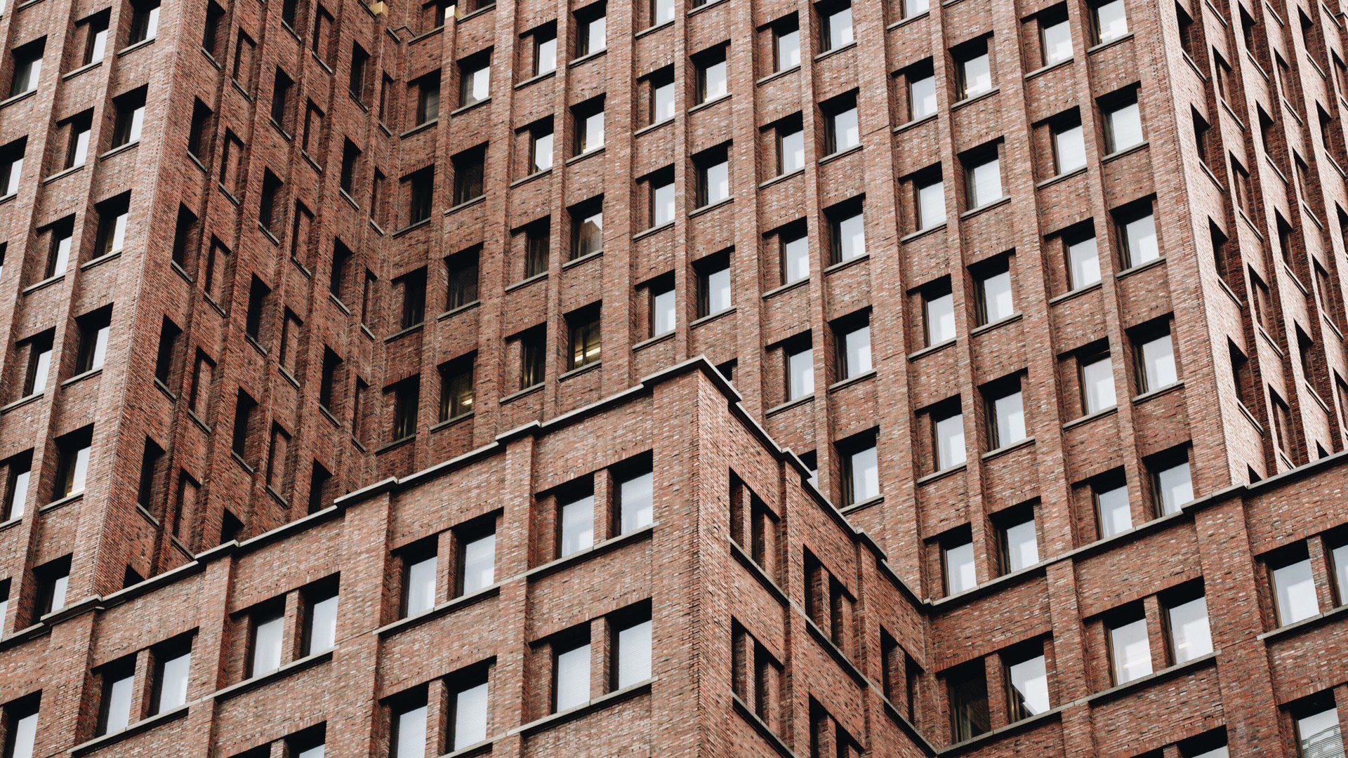 Humanizing Management with Gary Hamel | UNLEASH