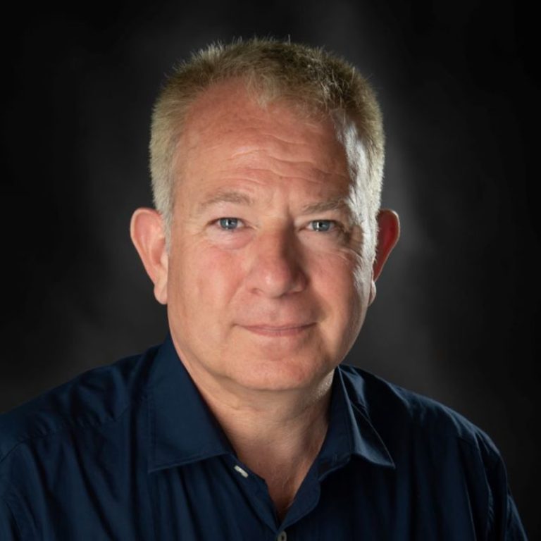 How to dismantle the ‘status barrier’ at work | UNLEASH