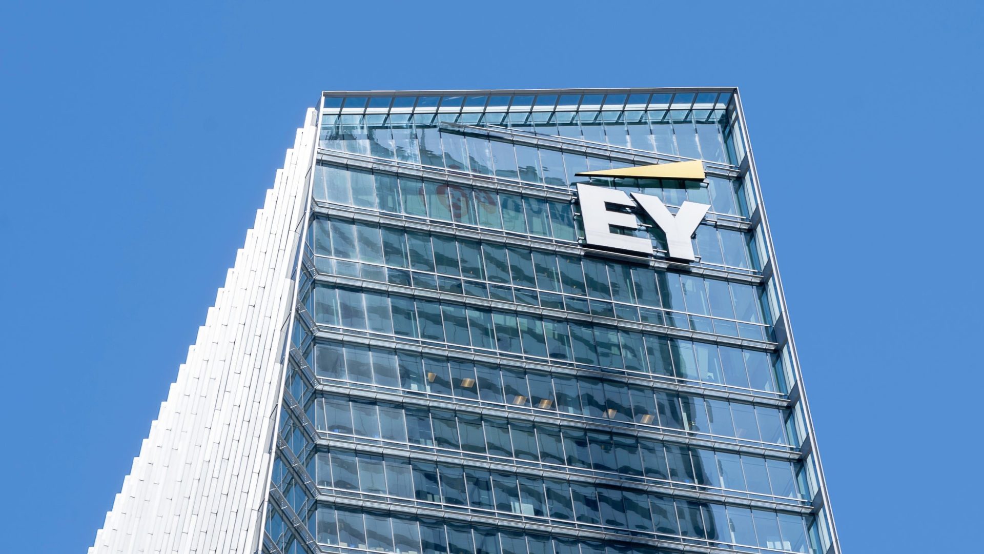 How learning tech is driving retention at EY | UNLEASH