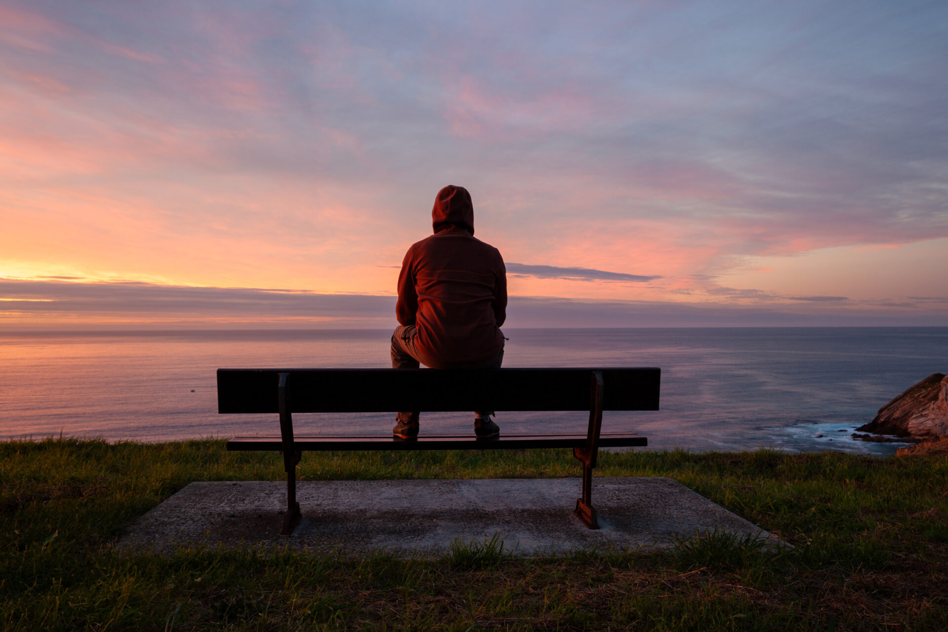 4 in 10 employees are lonely. How can HR leaders combat this? | UNLEASH