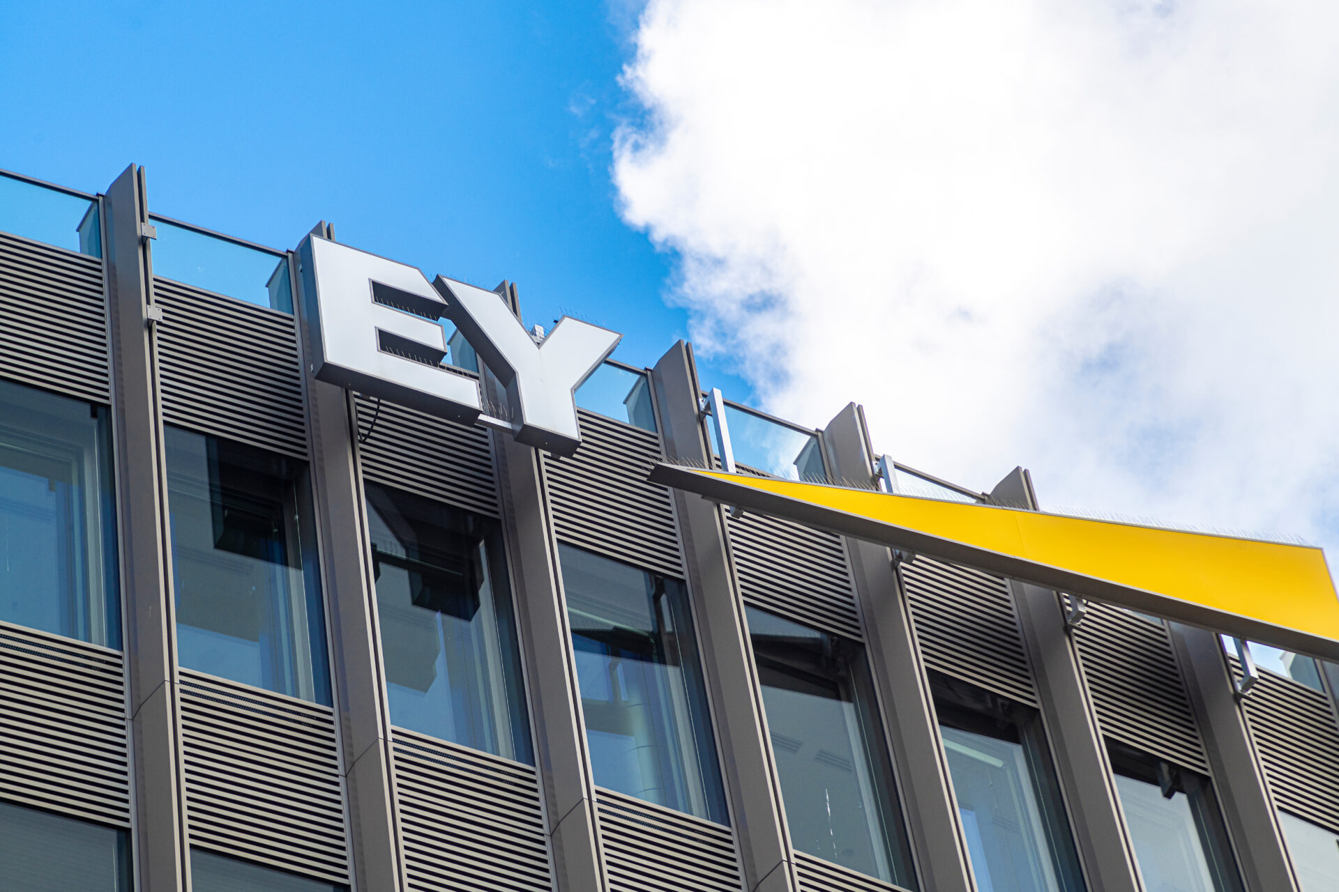 Going ‘All In’ on AI: Inside EY’s $1.4 billion investment in the future ...